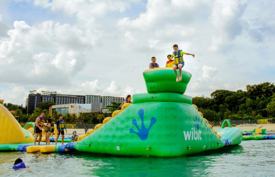 HydroDash | Singapore's Only Floating Aqua Park